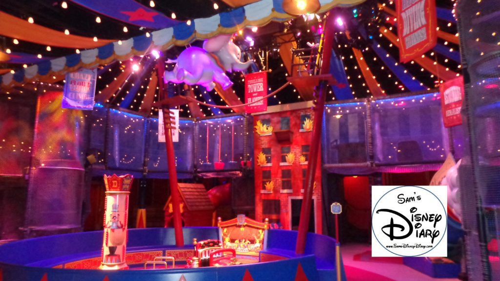 Carbon Freeze Me | Casey Jr Splash and Play | Dumbo Queue | Walt Disney ...