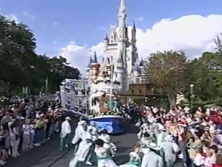 2002 Walt Disney World Christmas Day Parade | Regis Philbin | Kelly ...