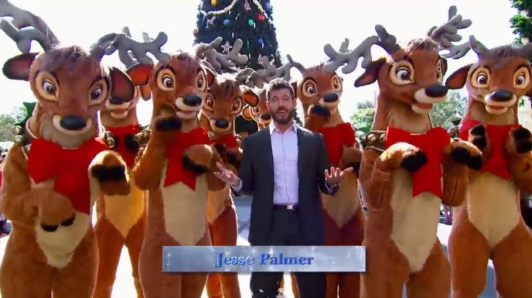2015 Walt Disney World Christmas Day Parade | Robin Roberts | Jesse ...
