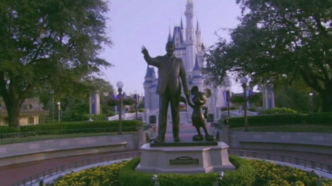 Walt Disney World | Magic Kingdom Tour | 2004 | Cinderella Castle ...