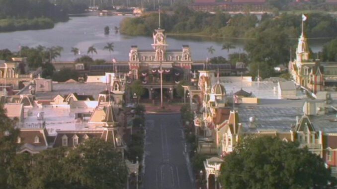 Walt Disney World | Magic Kingdom Tour | 2004 | Cinderella Castle ...